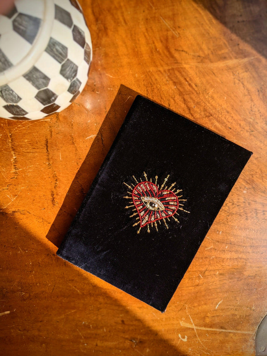 The Madonna notebook – Julia and Sita